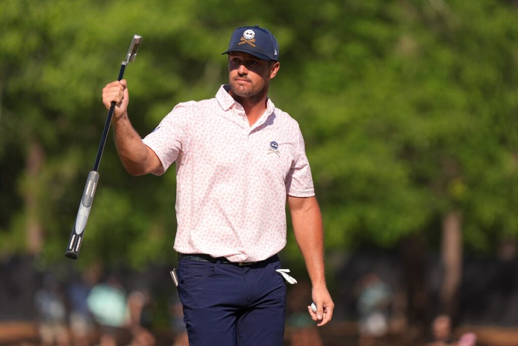 Bryson DeChambeau prend trois coups d'avance au tour final de l'US Open