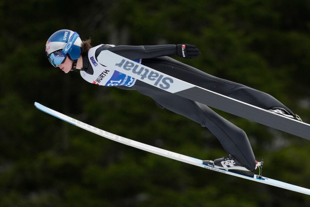 Le cavalier de ski canadien Alex Loutitt subit une opération au genou ...