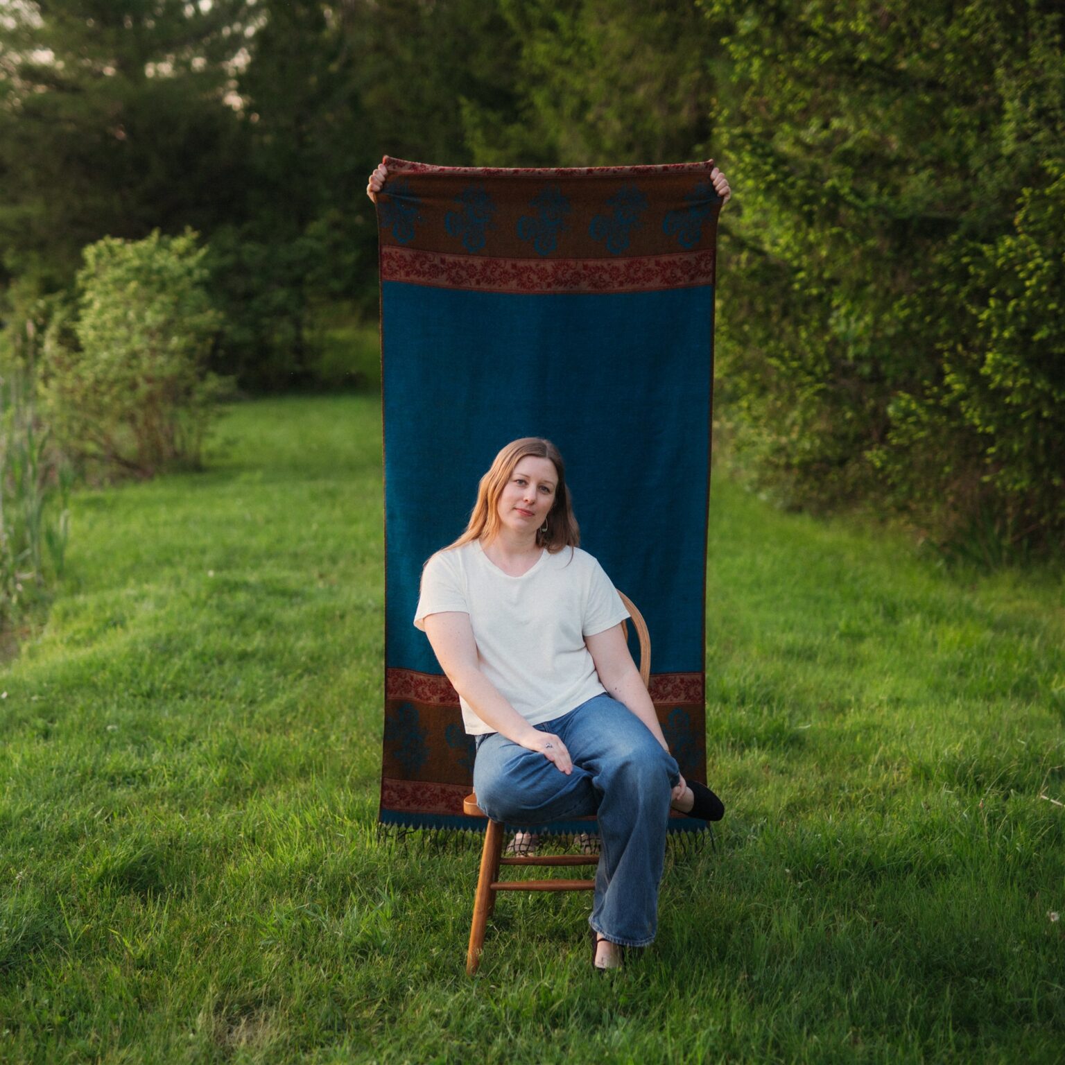 Première du clip : Emma Cook, "Into My Heart"